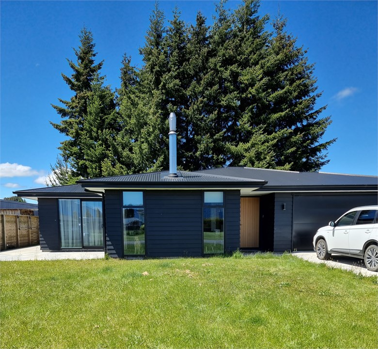 The Bach on Orbell - Te Anau Holiday Home for rent | Holiday Houses