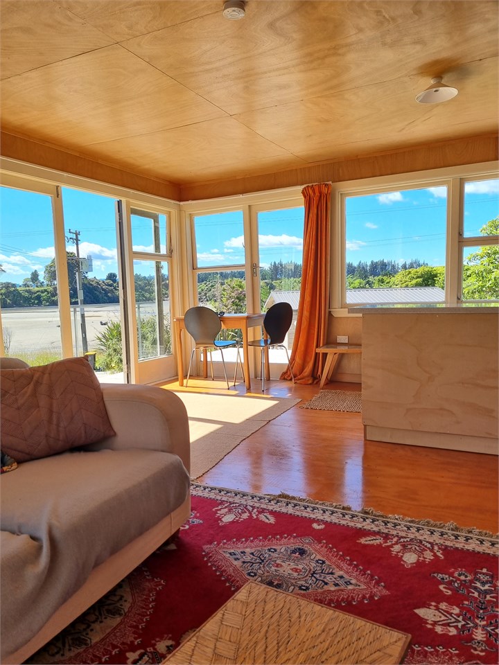 Estuary view Onekaka - Onekaka Bach for rent | Holiday Houses