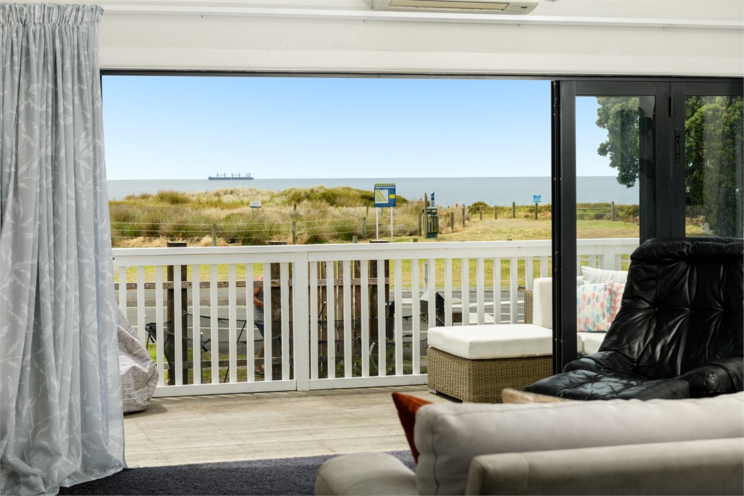Big beach house with sweeping sea views - Mt Maunganui Holiday Home for ...