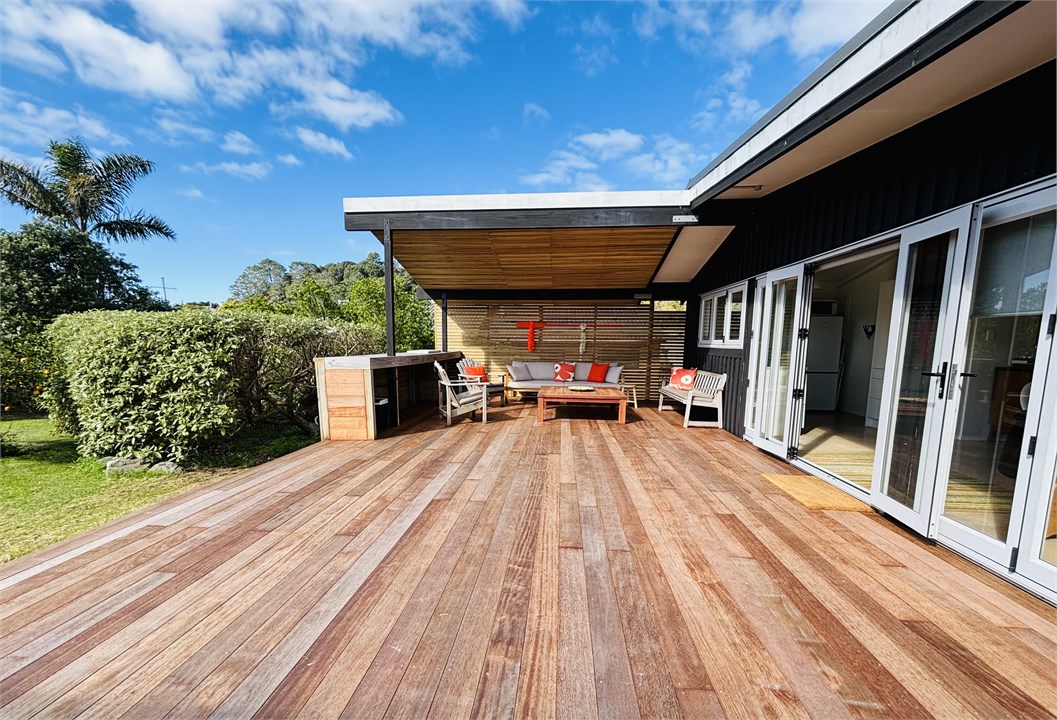 Komo Mai - Whangapoua Beach House for rent | Holiday Houses