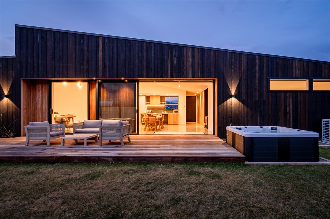 Luxury Fern Burn Retreat, Wanaka - Wanaka Holiday Home for rent ...